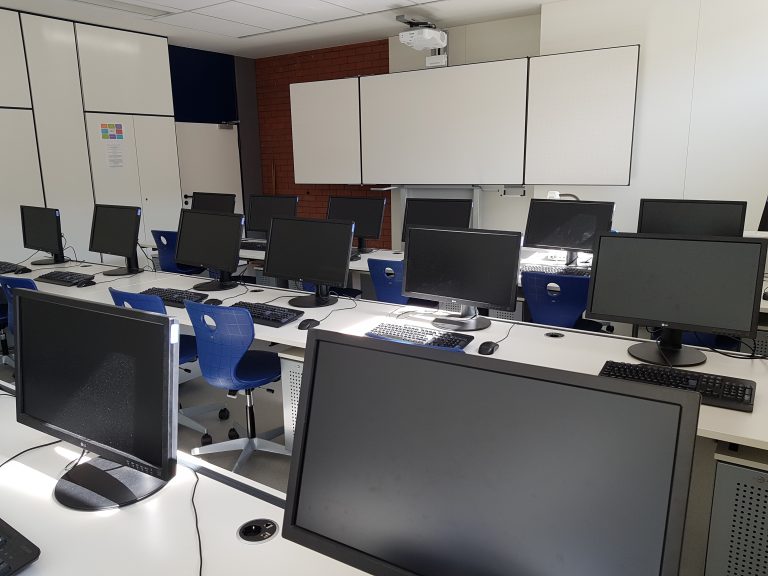 Neuer Computerraum für technische Assistenten für Informatik – Aus dem ...