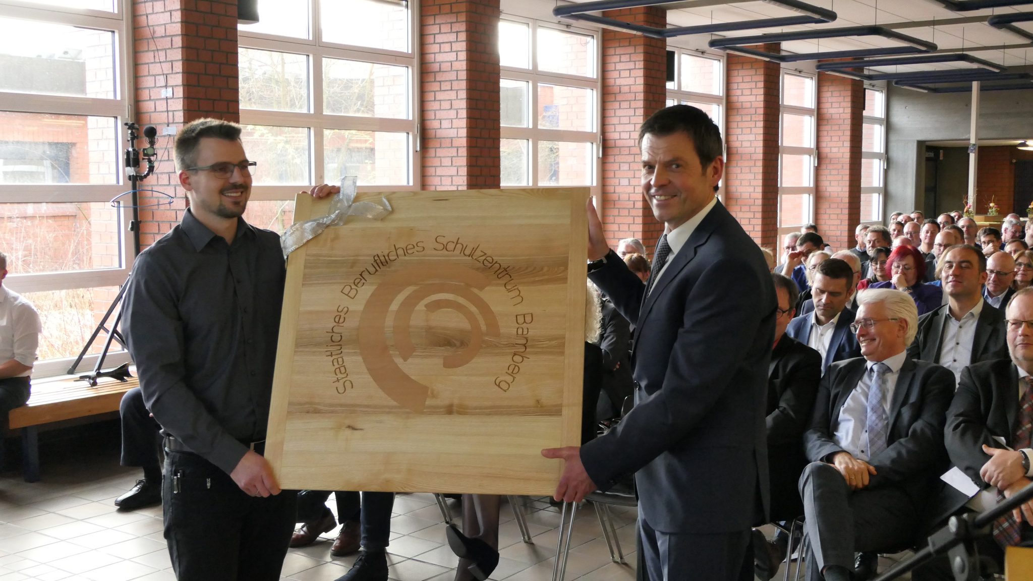 Amtseinführung des neuen Schulleiters Christian Neubauer – Aus dem ...
